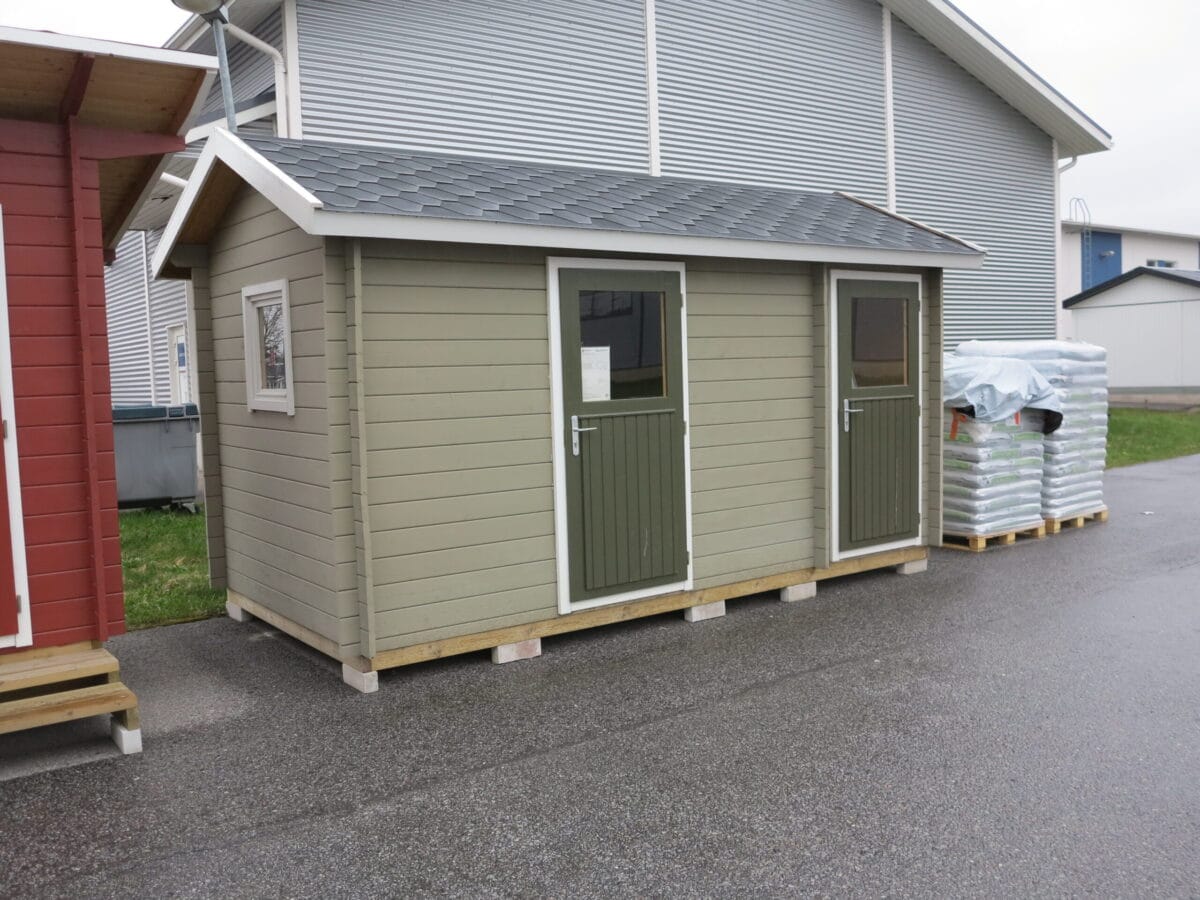 Puucee varasto Ville - Piispanristin Saha Oy